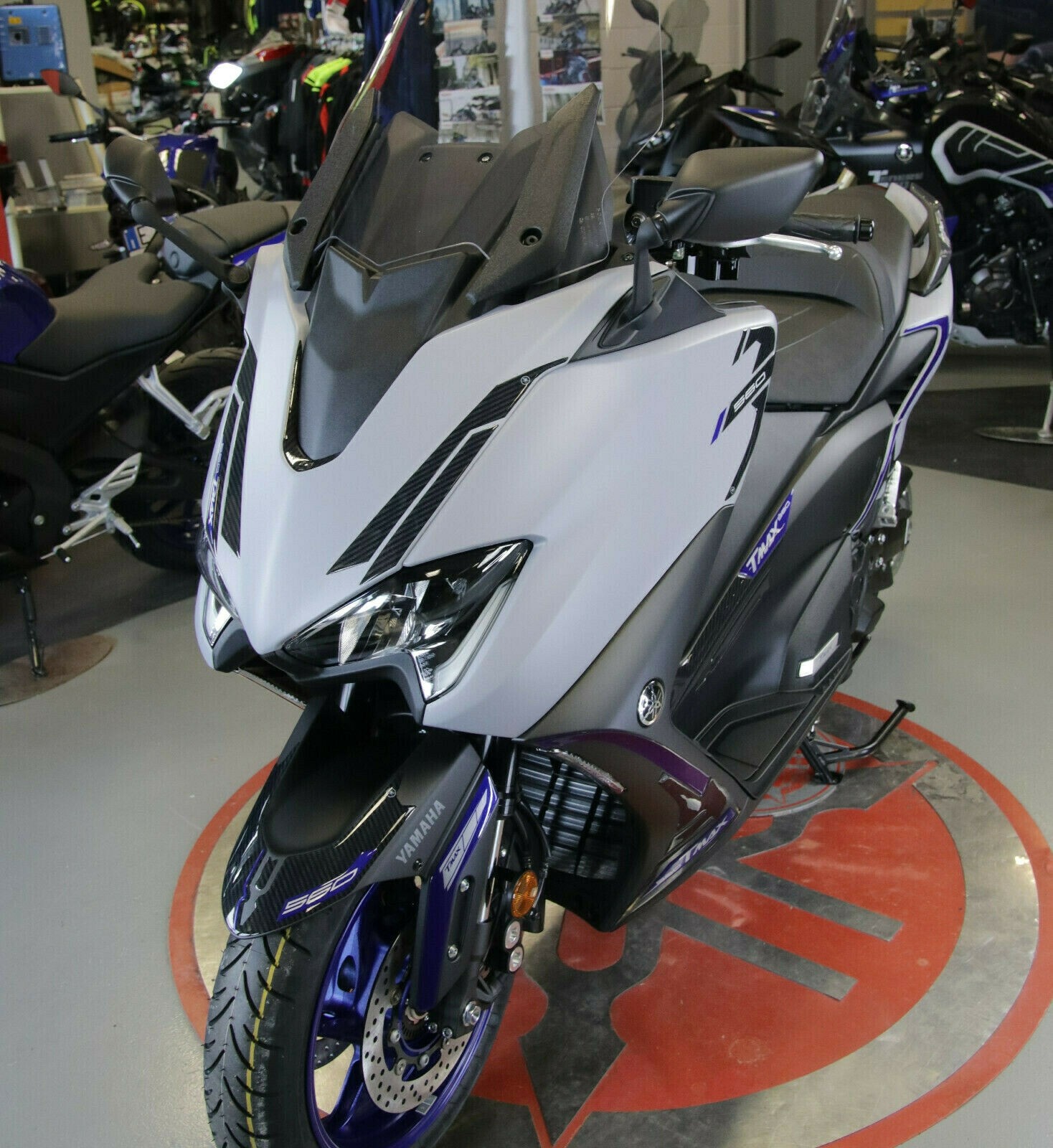 Kit ADESIVI in GEL 3D compatibili YAMAHA Tmax 560 2020-21 carbon look ...